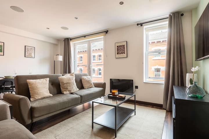 Stylish 2 Bedroom Apartment In Central Hull - Hull
