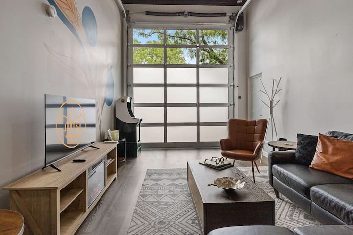 Industrial-chic Loft | King Bed & Natural Light! - Wheat Ridge, CO