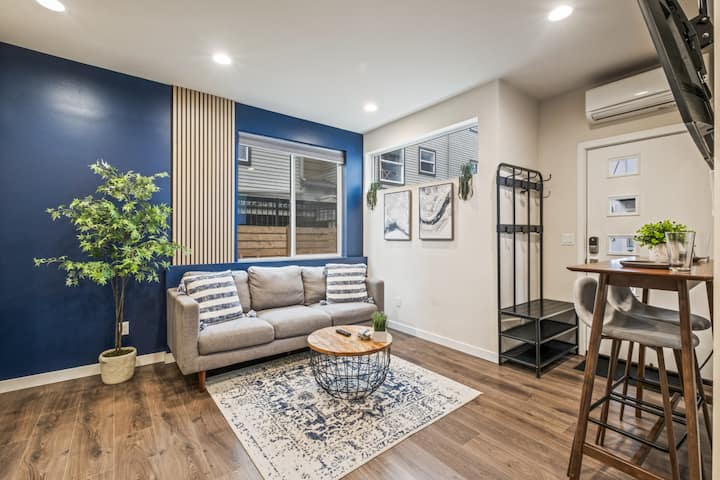 Green Lake Living | Work-ready Near Uw & Downtown! - University District - Seattle