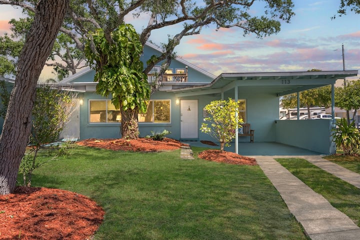 Beach Duplex-sleeps 16, Pet Friendly, Min To Beach - Cocoa Beach, FL