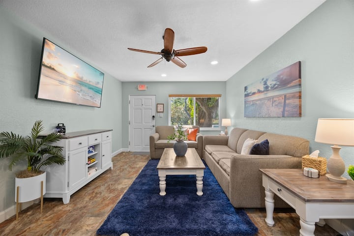 Cozy Cocoa Beach 3br 2ba | Pet Friendly | Fire Pit - Cocoa Beach, FL