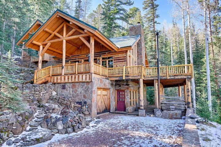 Luxurious Wood Cabin Nestled In The Woods - Greer, AZ