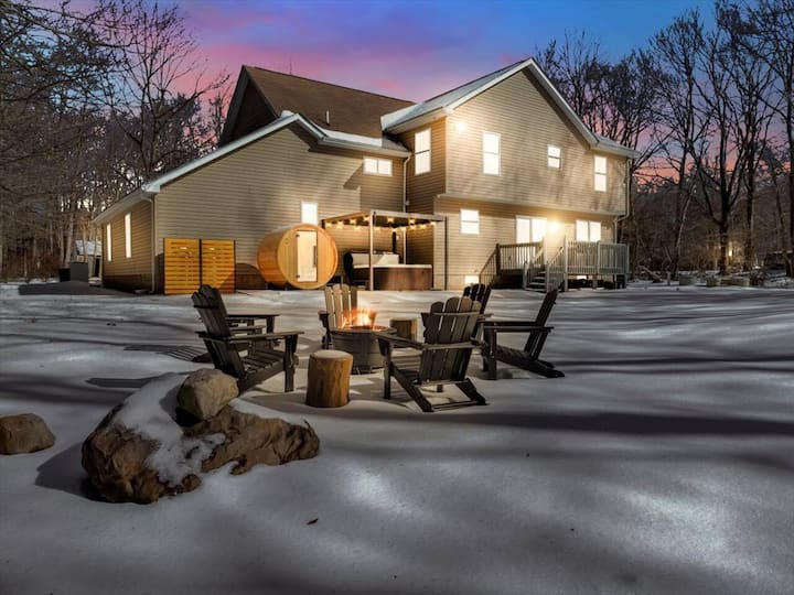 *Lux & Modern*hot Tub, Sauna, Game Room & Theater! - Pocono Lake