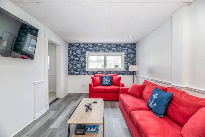 Oob Family Escape: Steps To Pier & Free Parking - Old Orchard Beach, ME