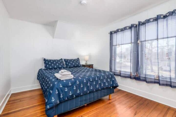 Oob 2br | Walk To Beach| Wi-fi & Parking- Sleeps 4 - Saco, ME