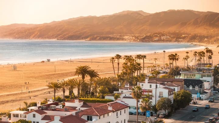 Sunny 3br Santa Monica Retreat! - Santa Monica, CA