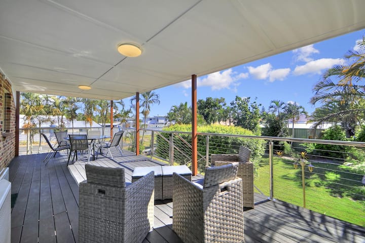 Easy Stroll To The Beach Or Bowls Club - Woodgate