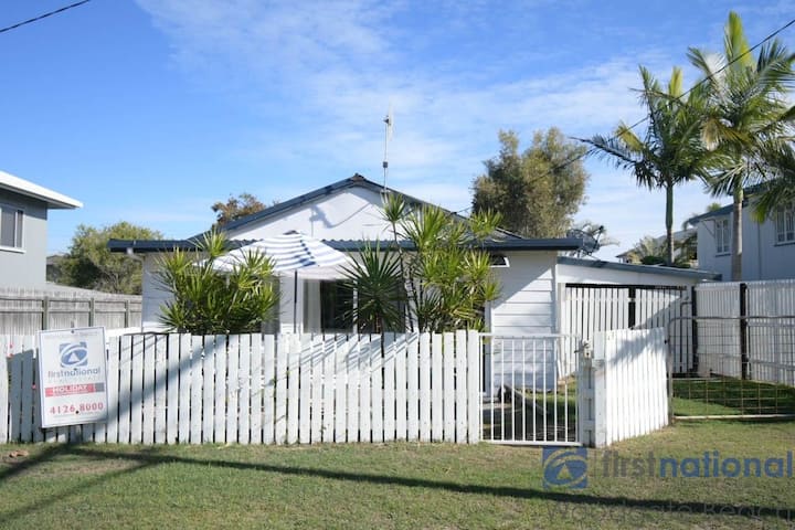 Esplanade Beach House! - Woodgate