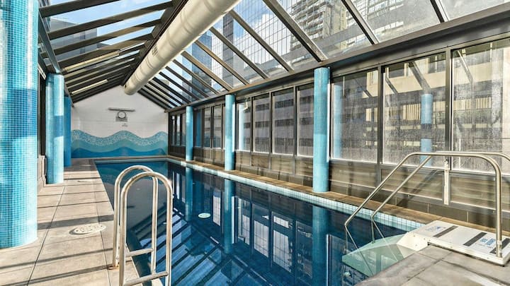 Stylish Cosy Gem W Pool, Tennis Court, & Parking - Melbourne