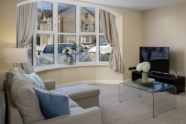 The Place Apartment 1 - 1x Free Parking Space - Blackpool