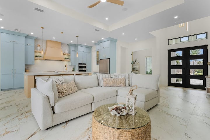 Heated Pool And Spa, Game Room - Villa Coco Blanco - Cape Coral, FL