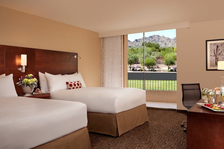 Relax & Rejuvenate Poolside With Stunning Views - Scottsdale, AZ