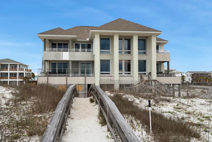 Dixie Queen | Spa Deck + Beachfront + Elevator - Pensacola Beach, FL