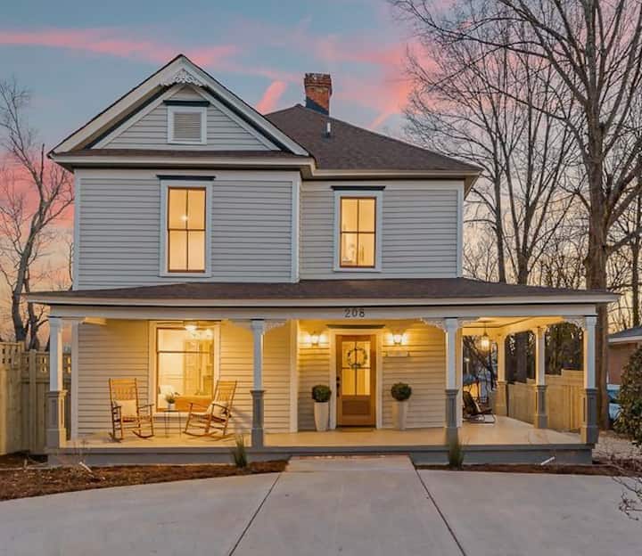Designer Victorian With 3 En Suites - Durham, NC