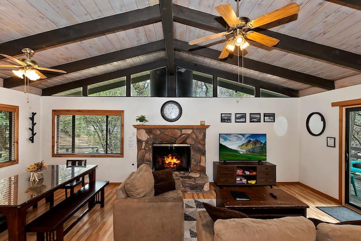 Bear Ski Retreat: Game Room! Pet Friendly - Big Bear Lake, CA