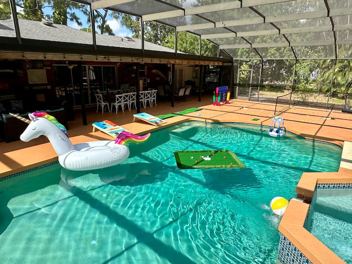 Manta Ray Getaway - Poolside Paradise Retreat! - Bradenton, FL