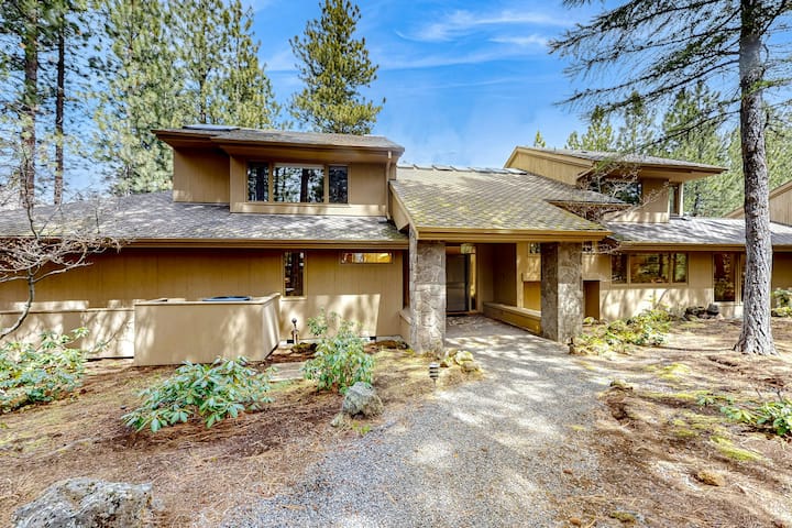 Spacious Family Home With Forest Views - Black Butte Ranch, OR
