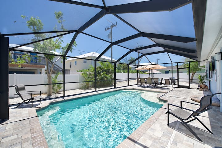 Private Screened Pool-newly Updated-ocean Breeze - Fort Myers Beach, FL