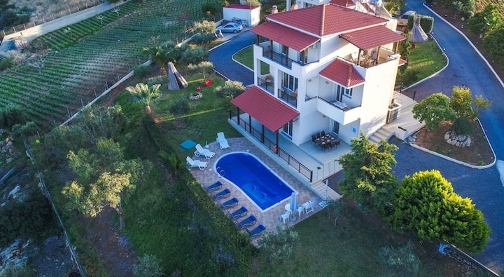 Villa Angelika Two-storey House With Pool For 7 - Chersónissos