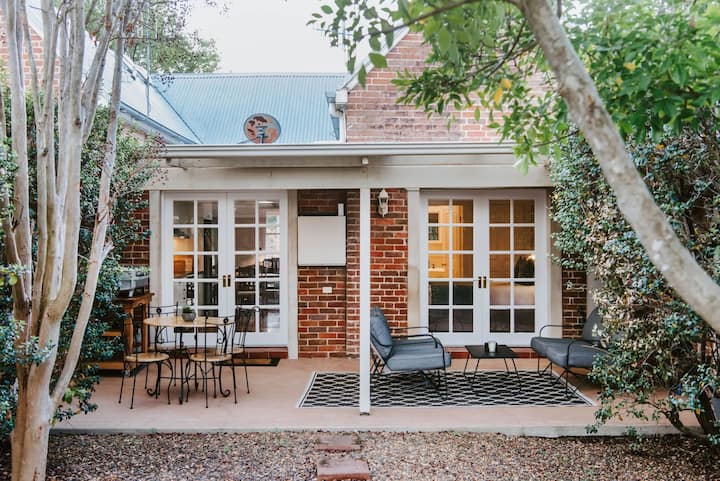 Kialla Cottage: An Idyllic Country Escape - Mudgee
