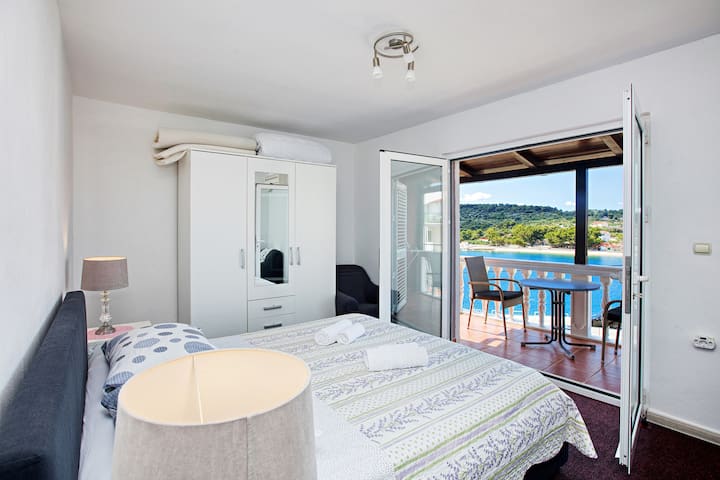 A-23192-a Appartement D'une Chambre Prés De La - Tisno