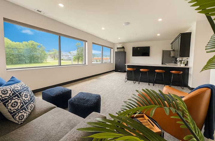 Rm203 By Cedar Point Sportsforce Ada  Sleeps 5 - Sandusky, OH