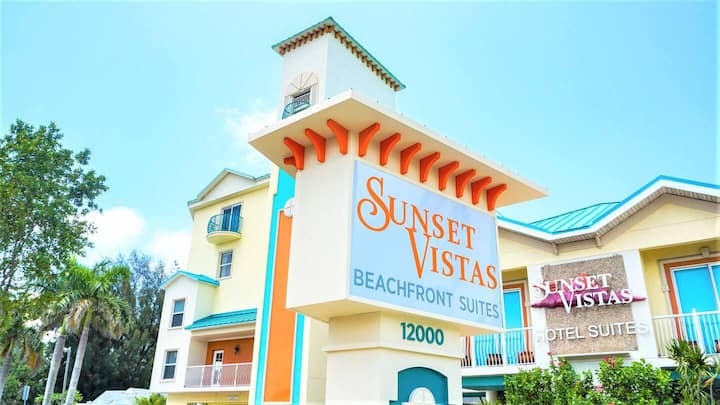 Beachfront 2br Condo With Balcony & Pools - Treasure Island, FL