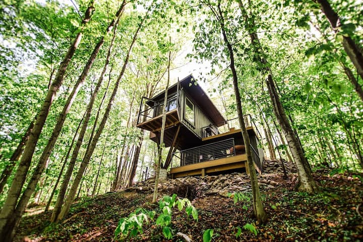 Treehouse At Pincherry Acres—pure Michigan Magic - Petoskey, MI