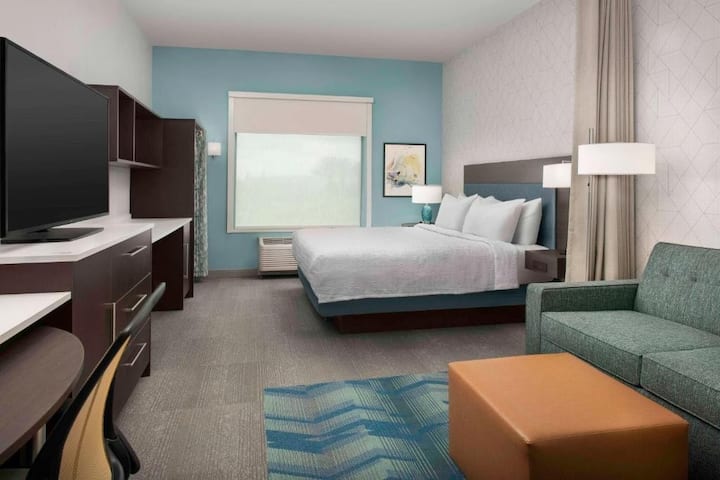 King Studio Suite Near Mavis Tires And Brakes Orl - Lake Mary Jane, FL