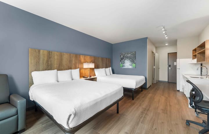 Off I-240 - 4 Rooms W/ Kitchen And 2 Beds, Pets - Asheville, NC