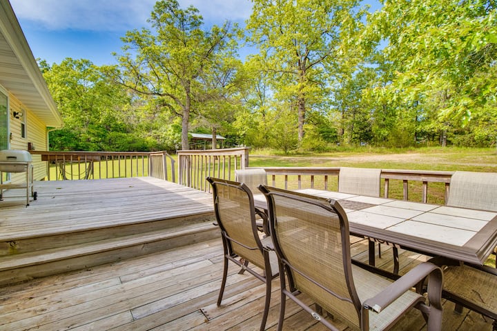 Spacious Mountain Home Retreat Near Norfork Lake! - Mountain Home, AR