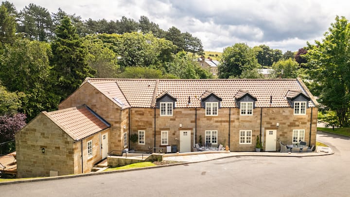 Sag Harbour - Sandsend