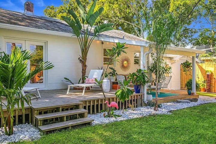 Close To Downtown And Beach! Fabulous Back Yard Fe - St. Augustine, FL