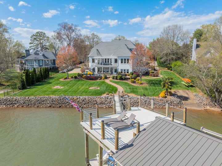 Dockside Oasis By Socharm | Beautiful Lakeview - Denver, NC