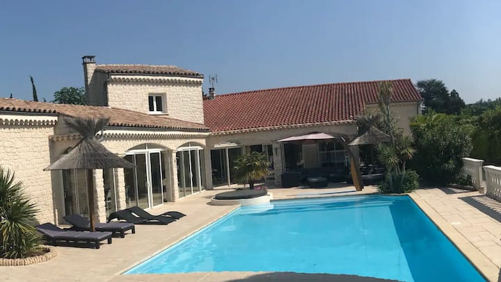 Villa Pierres Dorées Jacuzzi Sauna Spa Babyfoot - Montélimar
