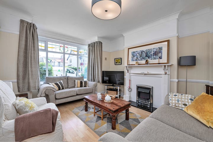 Penrhyn Avenue - Colwyn Bay