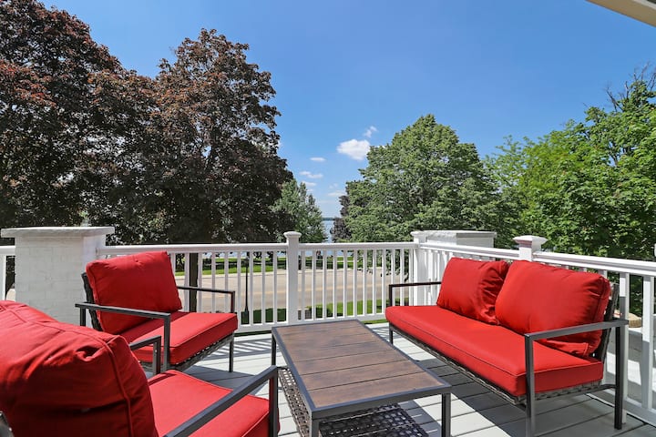 Upper Deck - Geneva Lakefront Views |Beach Access - Lake Geneva, WI