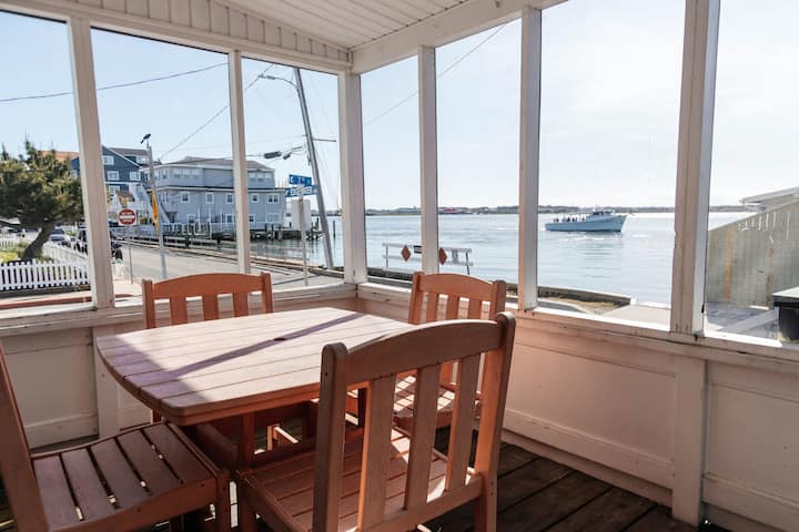House With Bayview, Walk To The Beach & Boardwalk - Ocean City, MD