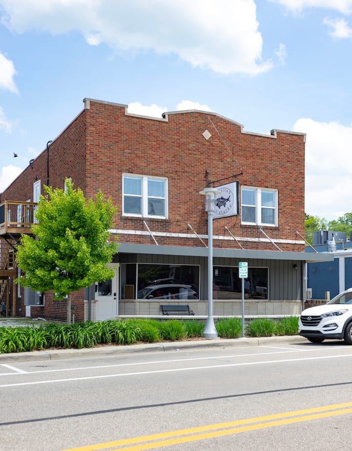 Downtown Nb Suite 2b, Walk To Beach, King Bed - New Buffalo, MI