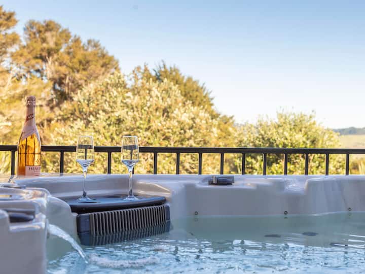 Tio Point - Clevedon Family Getaway - Clevedon