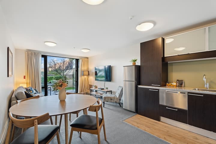 2 Bedroom Lakeside, 5 Min Flat Walk To Town - 퀸스타운