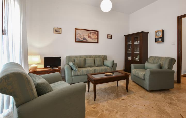 1 Bedroom Pet Friendly Apartment In Giarre - Milo