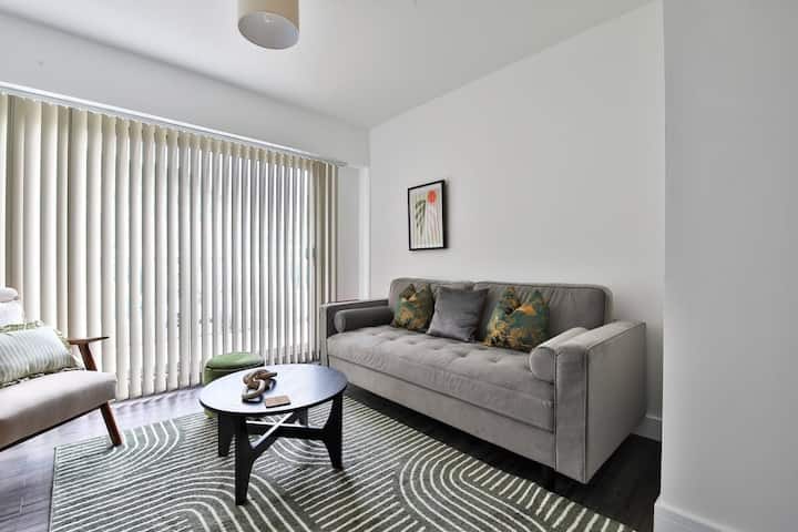 Amber Vista 4: Stylish 2-bed Flat With Parking - Cardiff