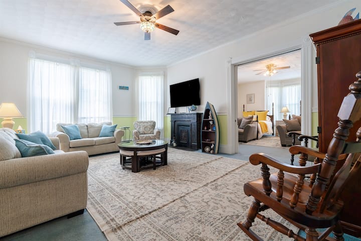 Stay In Style! Spring Getaway By The Erie Shores - Put-in-Bay, OH