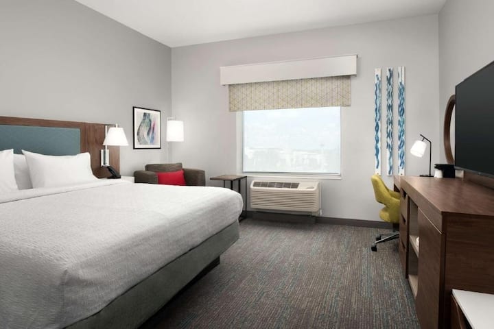 King Room Near Bank Of America Orl - Lake Mary Jane, FL