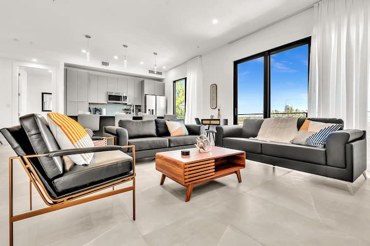 Spacious Chic 3br New Condo Beach By Aorport& Port - Fort Lauderdale, FL
