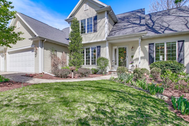 Menasha Home W/ Patio - Walking Distance To Lake! - Greenville, WI