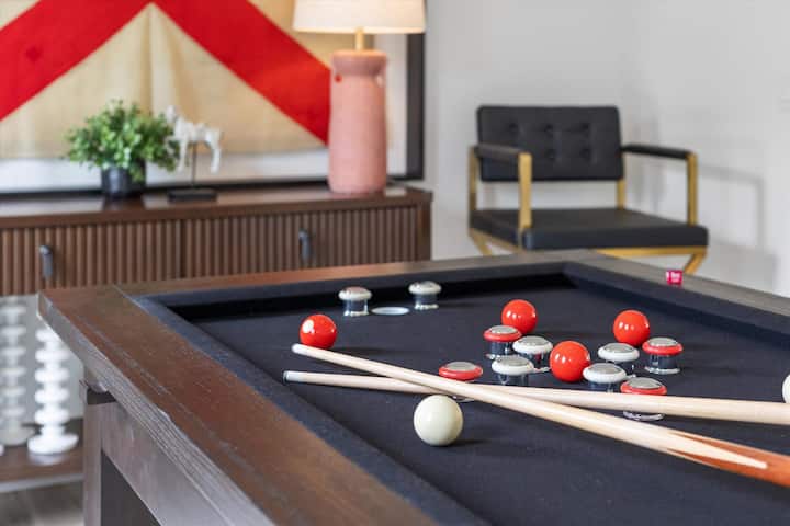 6br Luxury Stay, Prime Spot W/ Games & More! - Omaha, NE
