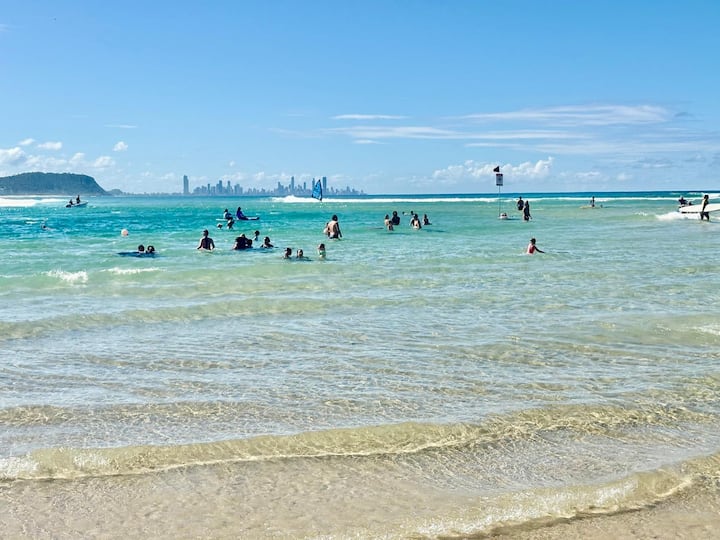 Palm Beach Retreat:pool & Bbq Free Wi-fi - Gold Coast