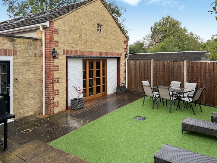 The Spinney - Burford